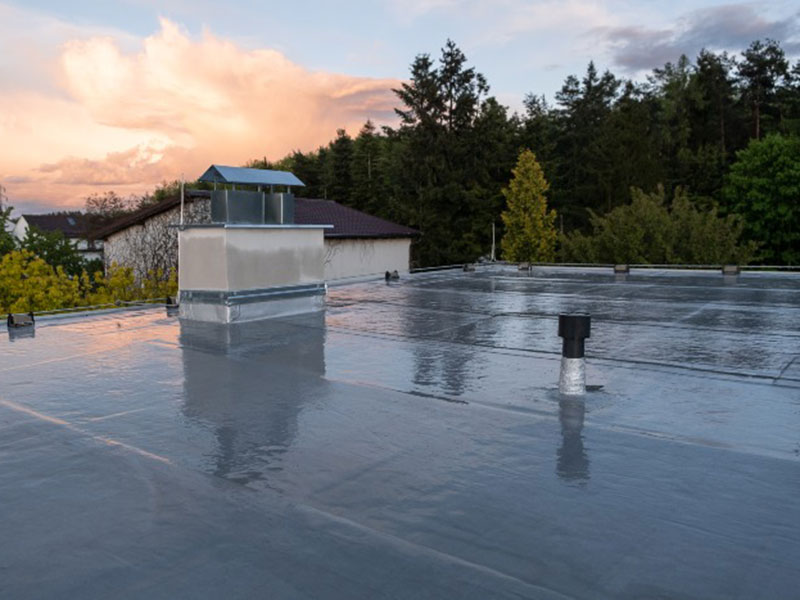 Comprehensive Guide to Flat Roof Pros & Cons